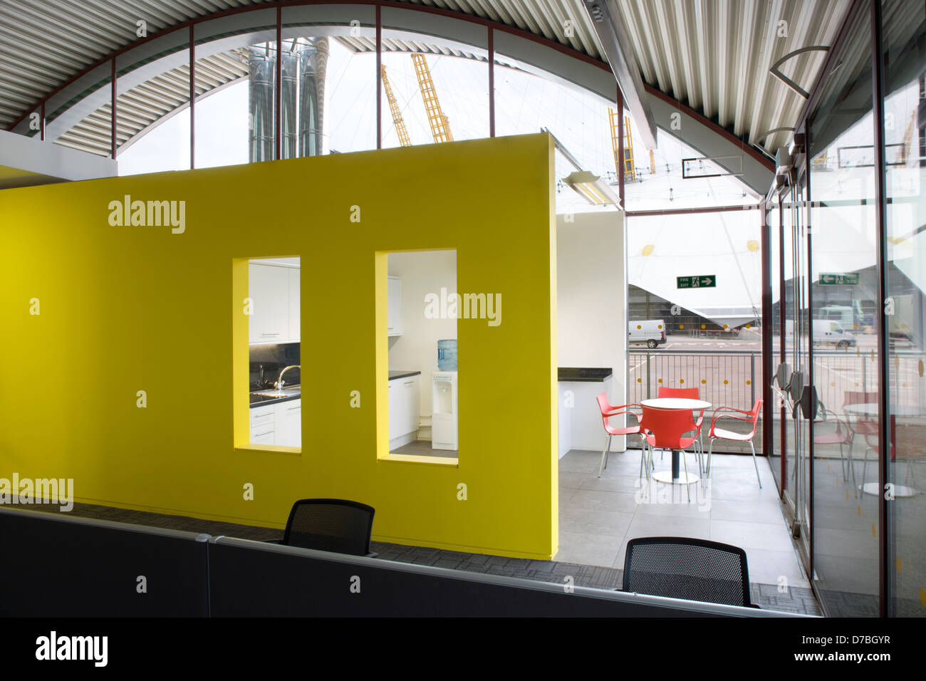 office kitchen breakout area Stock Photo - Alamy