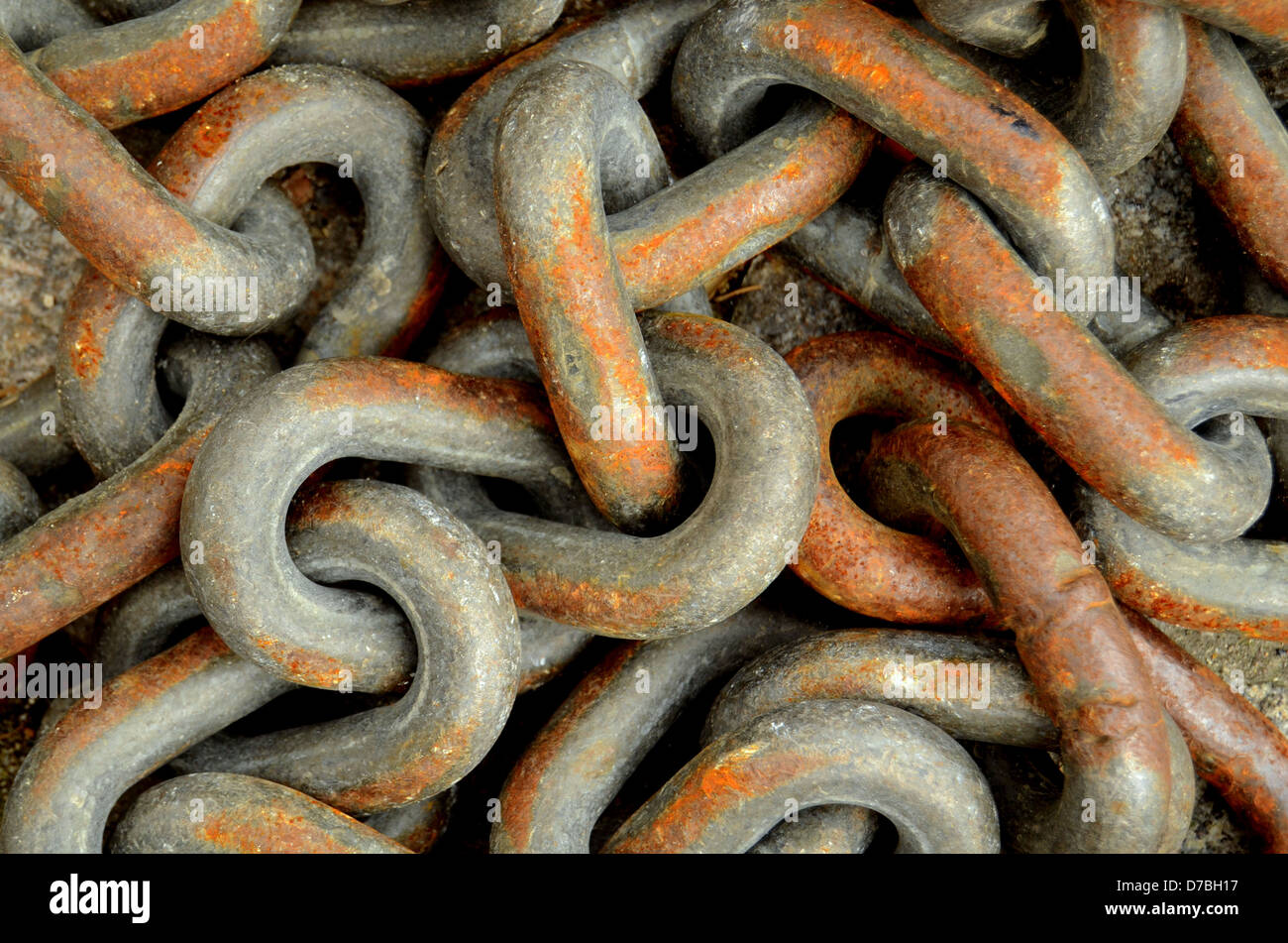 Old rustic chains hi-res stock photography and images - Alamy