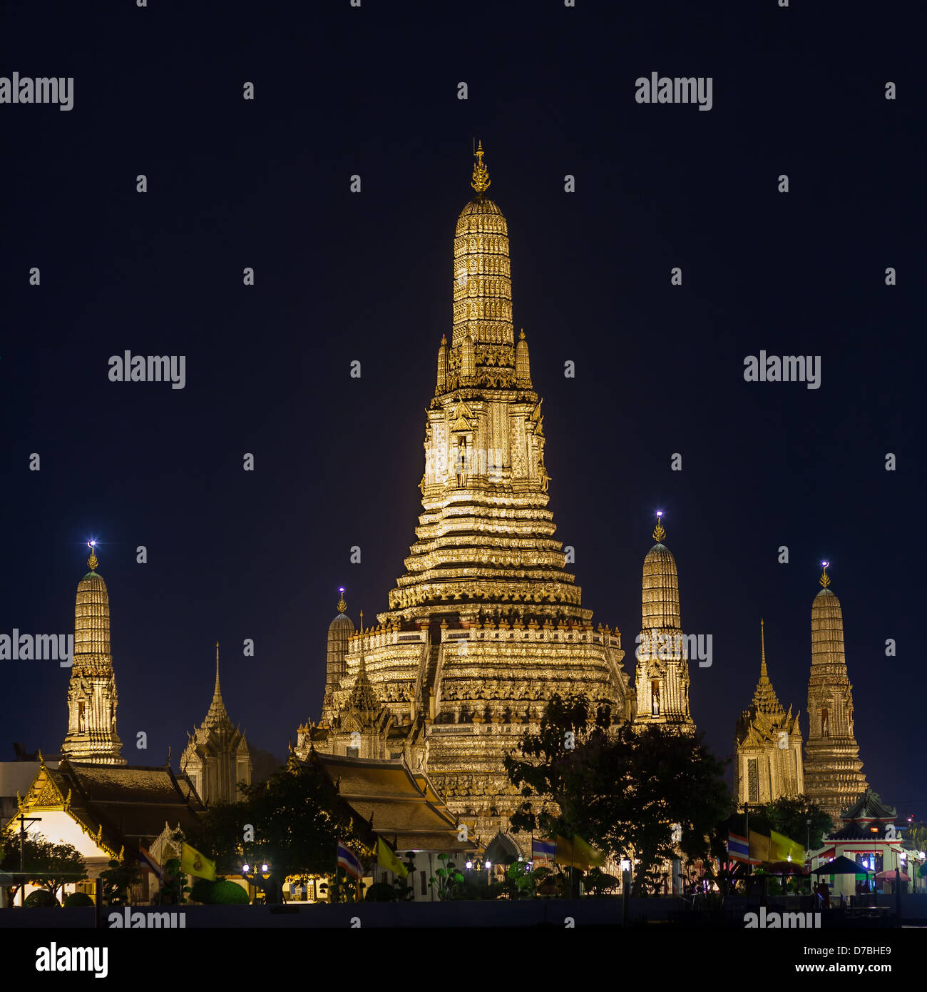 Wat Arun, Temple of the Dawn at night, Bangkok, Thailand Stock Photo ...