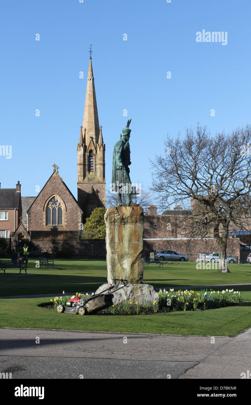 Bronze Statue of Donald Cameron of Lochiel with spire of St Andrews ...