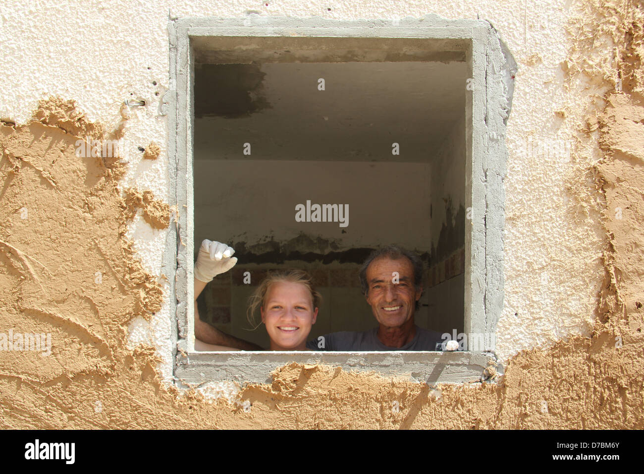 Ecological building in Kibbutz Neot Semadar using local desert mud to ...