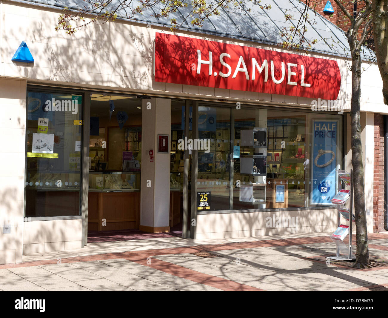 H samuel shop logo hi-res stock photography and images - Alamy