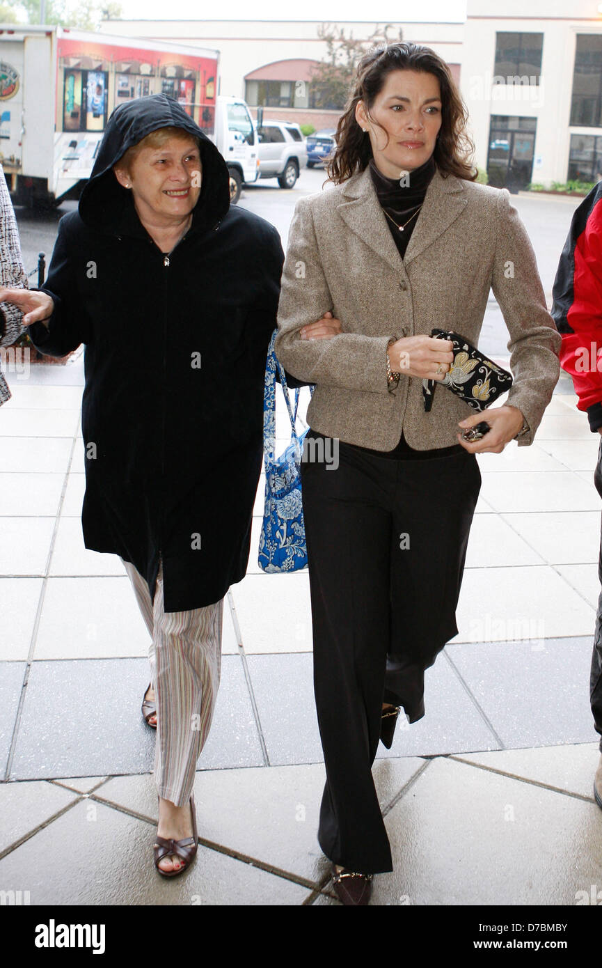 Nancy Kerrigan (R), Brenda Kerrigan (L) former Olympic figure skater ...