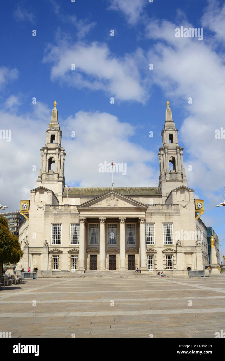 Leeds civic hall designed by vincent harris opened by King George V in ...