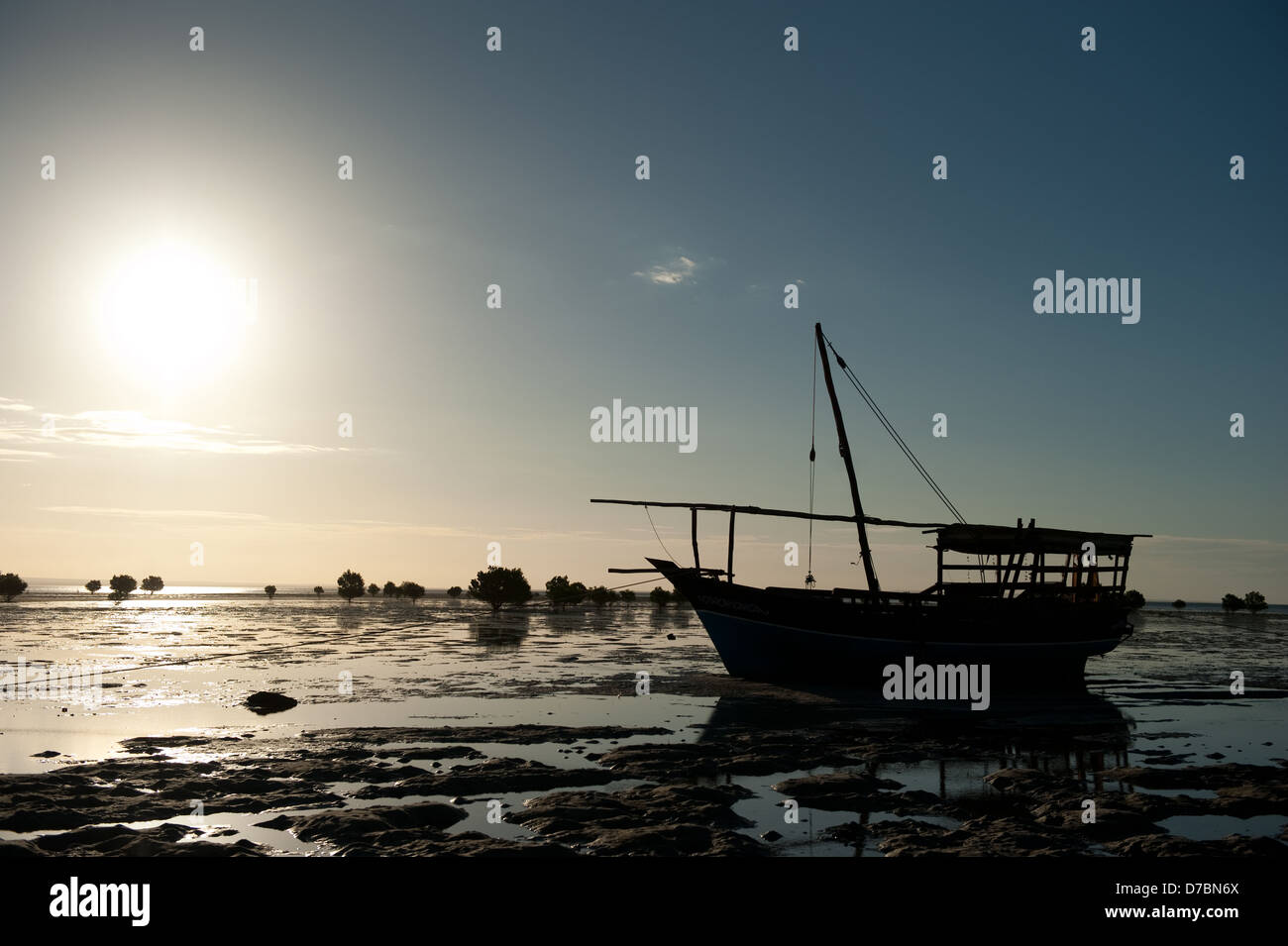 Dhow at sunset hi-res stock photography and images - Alamy