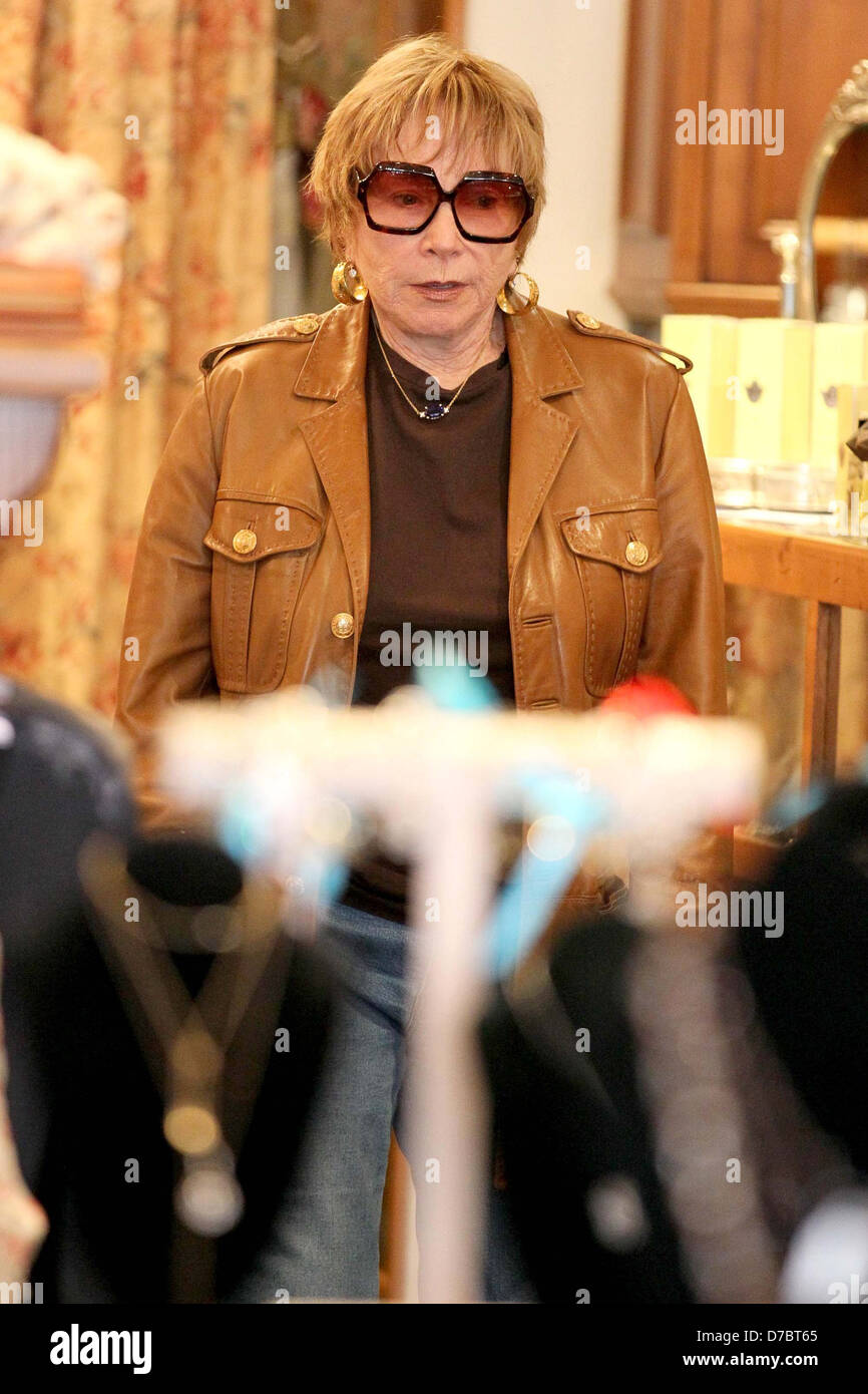 Shirley MacLaine shopping at Victorian Rose boutique in Beverly Hills ...