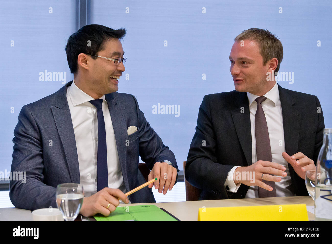 Federal Chairman of the FDP Philipp Roesler (L) and Deputy Chairman ...