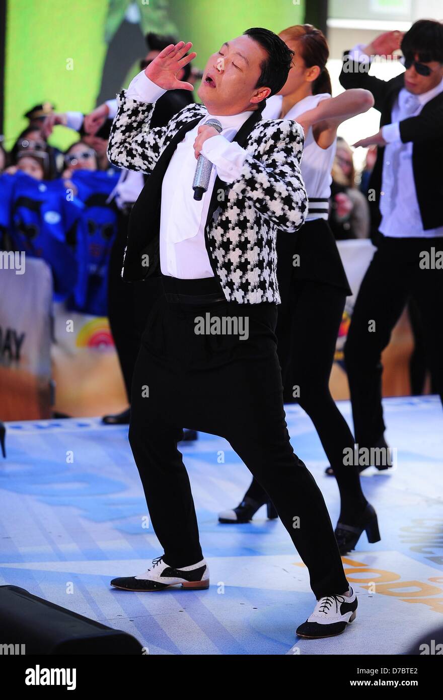 New York, USA. 3rd May 2013. Psy on stage for NBC Today Show Toyota ...