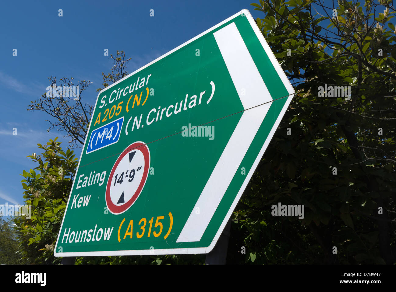 North circular motorway road sign hi-res stock photography and images ...