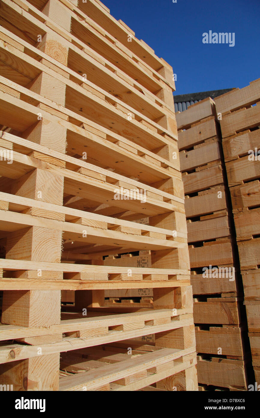 Stack of pallets hi-res stock photography and images - Alamy