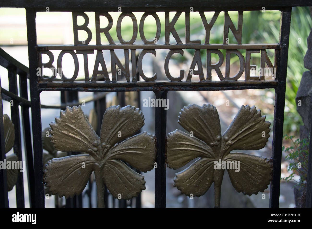 Brooklyn botanic garden sign botanical gardens hi-res stock photography ...