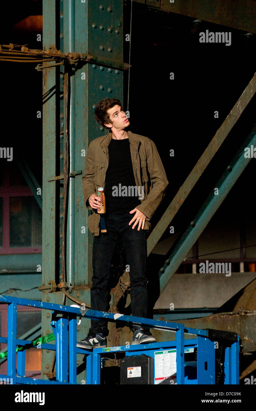 Andrew Garfield on the set of "The Amazing Spiderman" in Queens, New ...