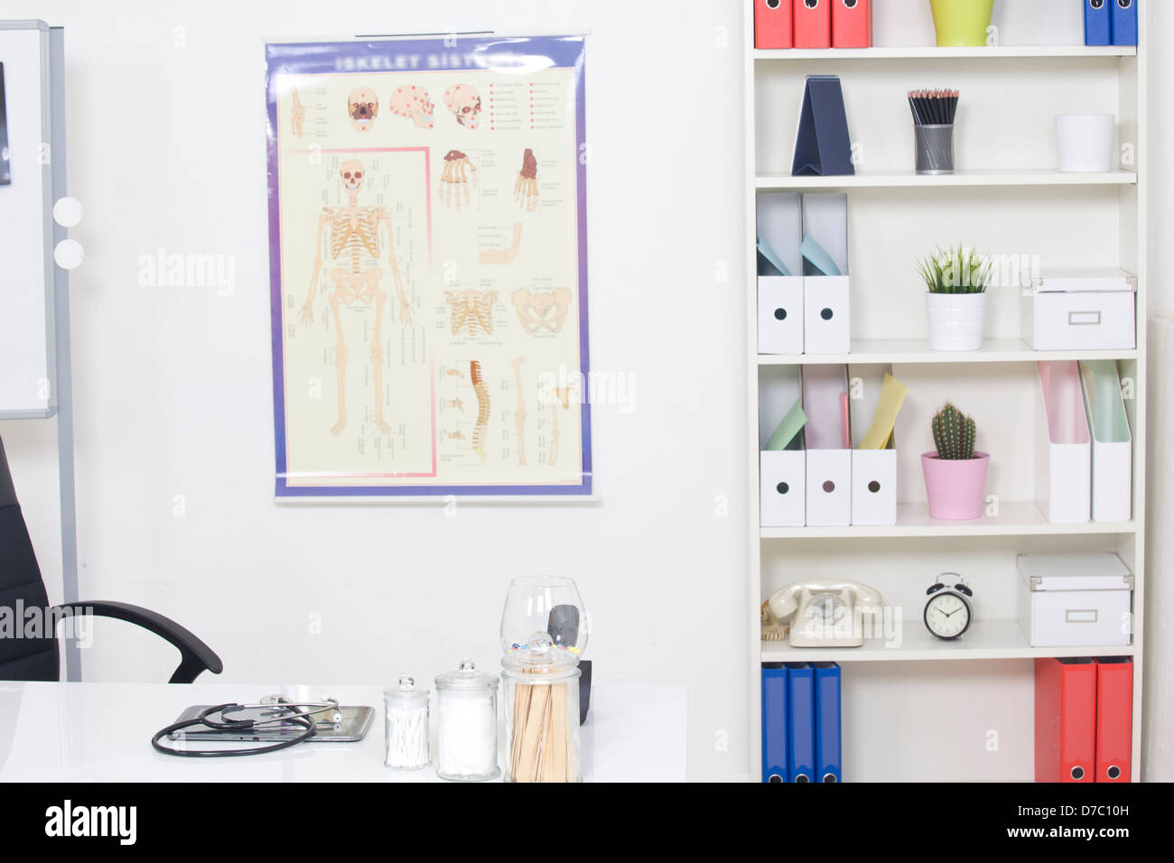 Doctors office desk medical supplies hi-res stock photography and ...