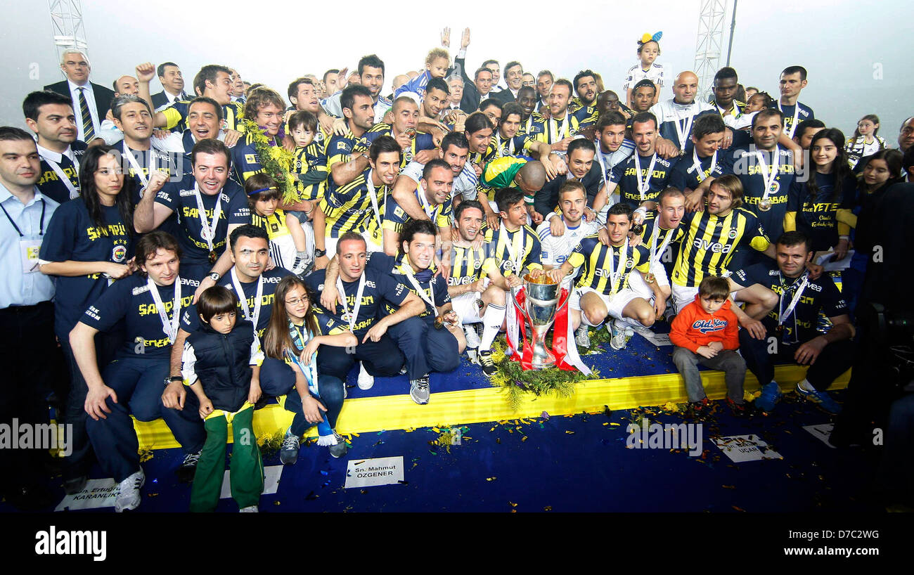 Atmosphere Fenerbahce sports club celebrates 2010- 2011 season ...