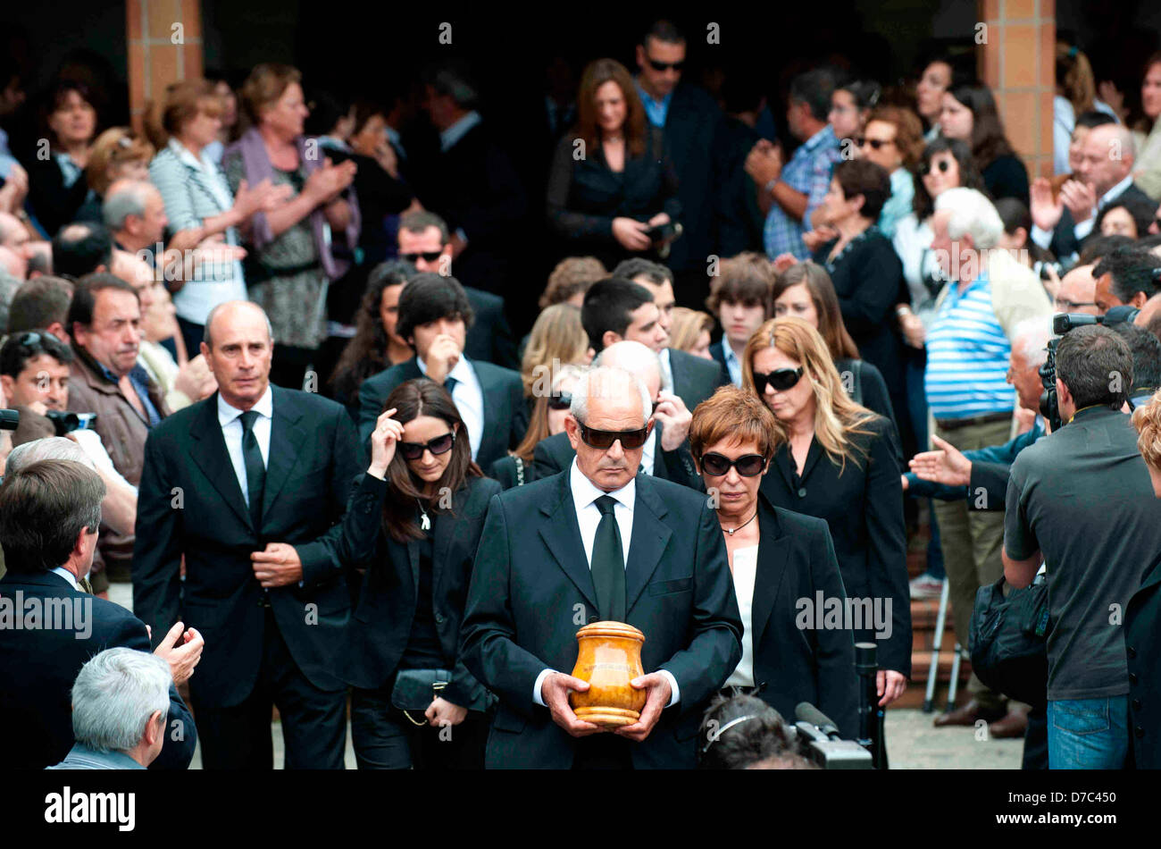 Ballesteros relatives The funeral of golf legend Seve Ballesteros held ...