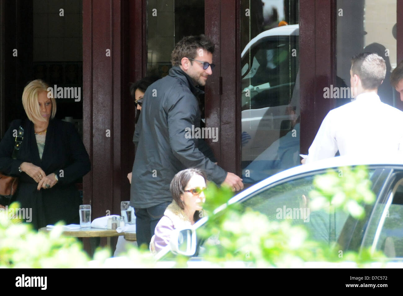 Bradley Cooper and his mother Gloria Cooper have lunch at Parc ...