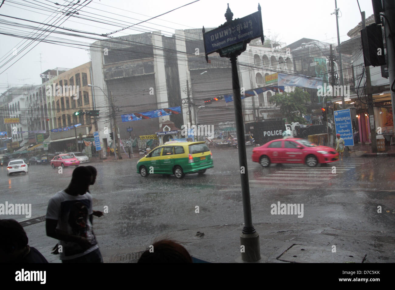 Heavy rain on street hi-res stock photography and images - Alamy