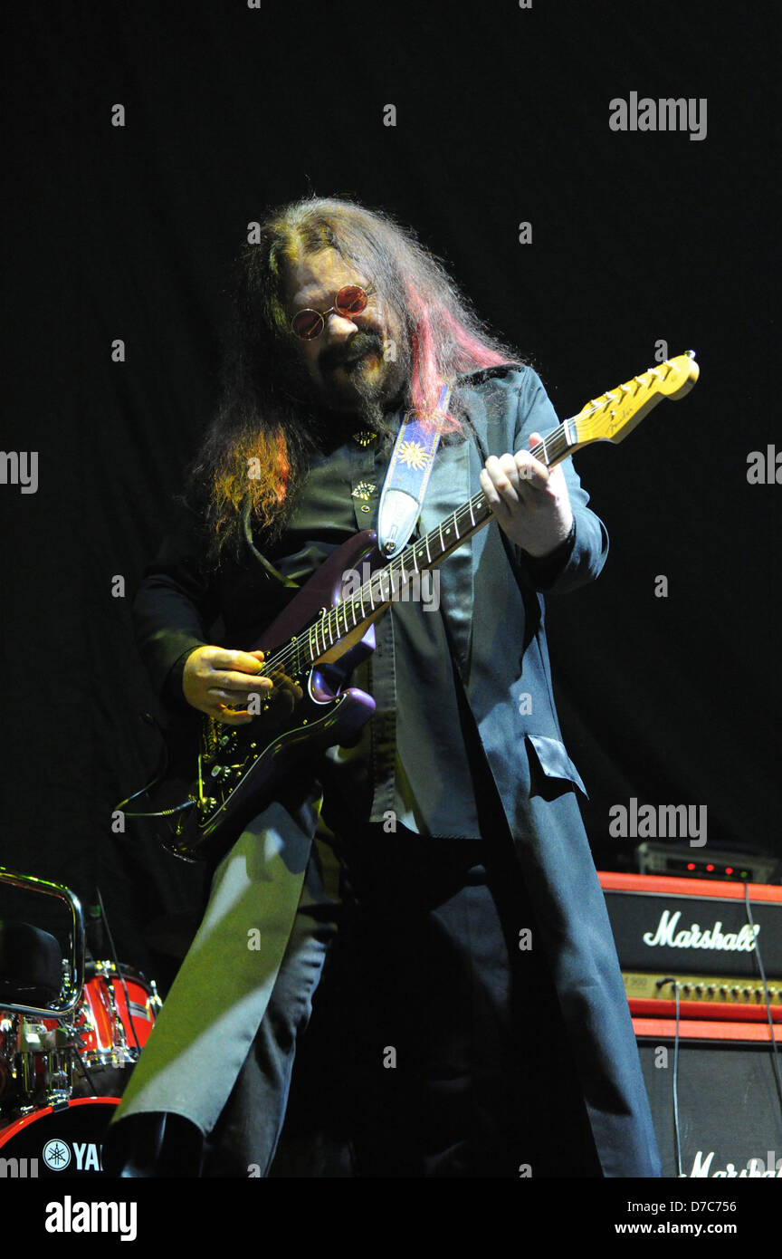 Roy wood wizard hi-res stock photography and images - Alamy