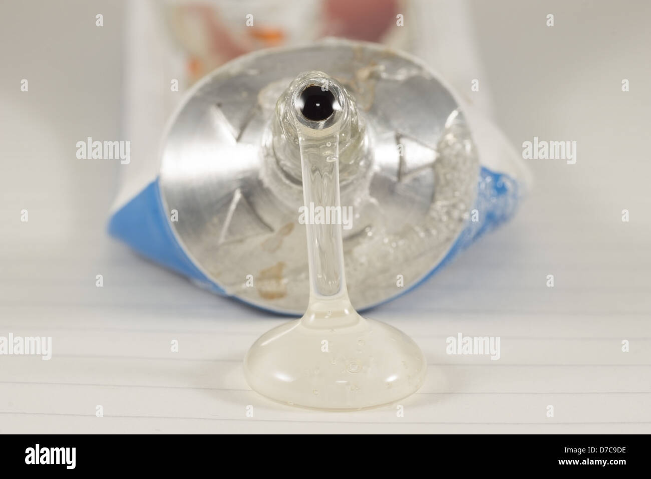 Glue hi-res stock photography and images - Alamy