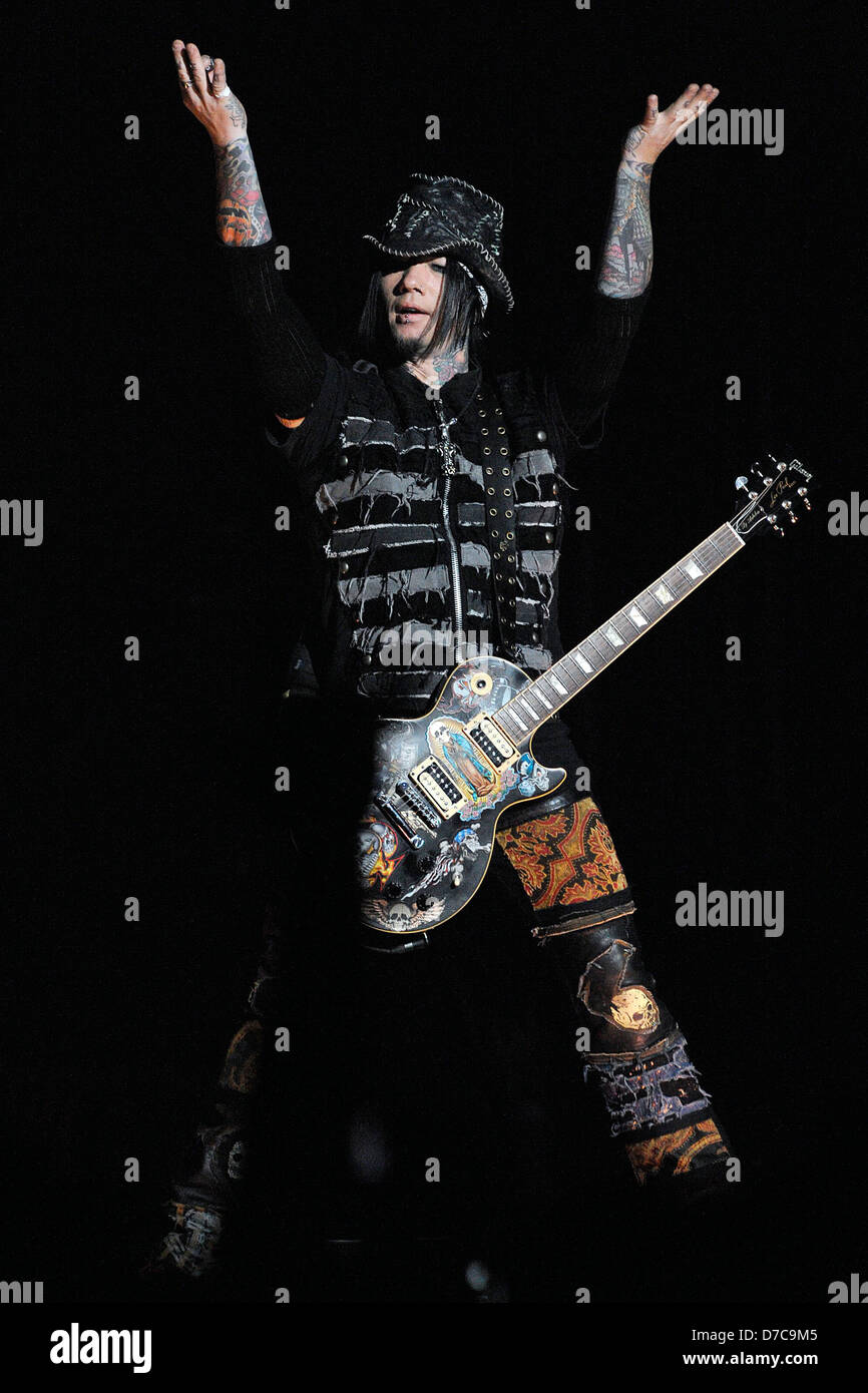 Axl Rose Guns N' Roses perform on stage at Copps Coliseum in Hamilton ...