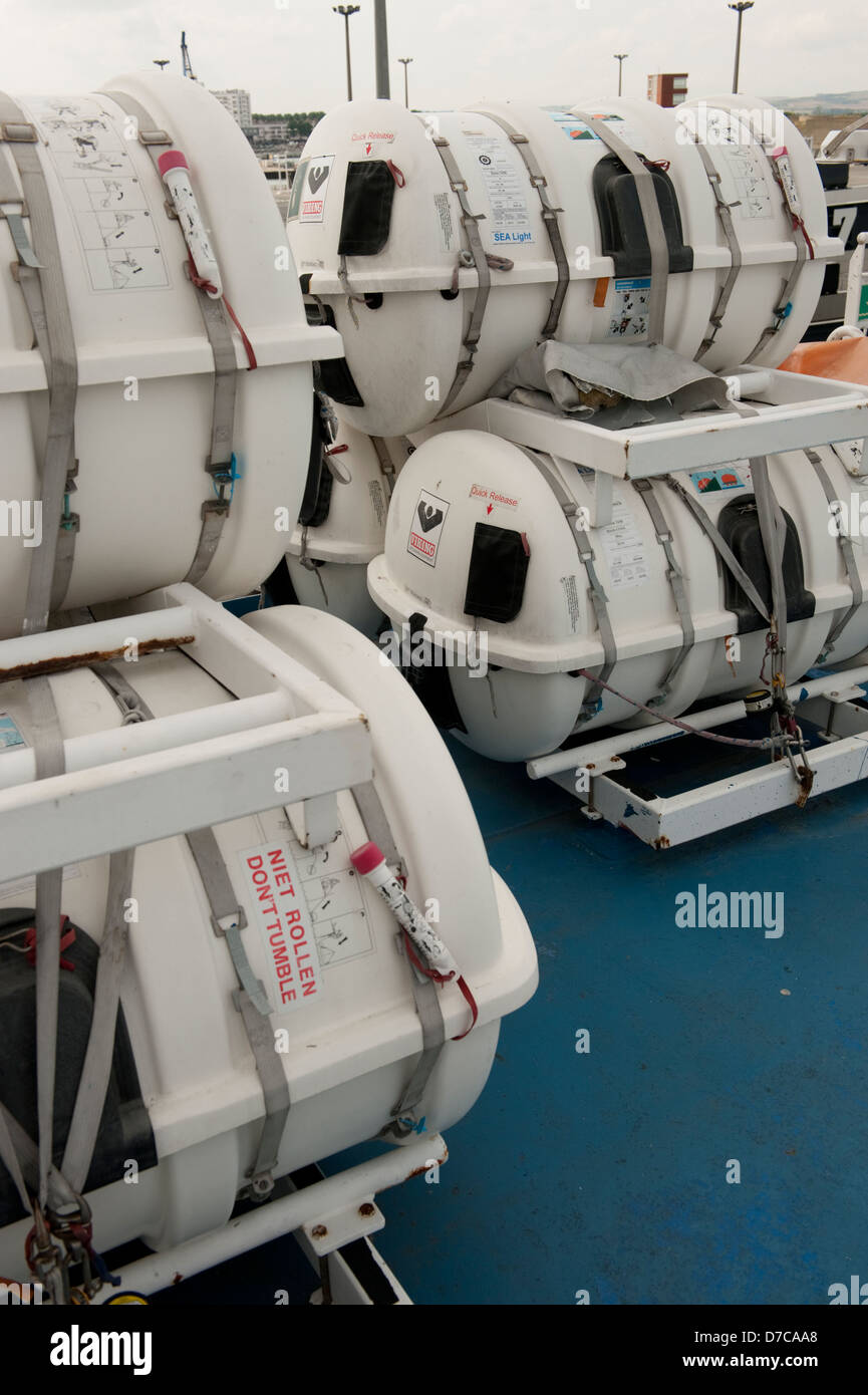 Liferaft hi-res stock photography and images - Alamy