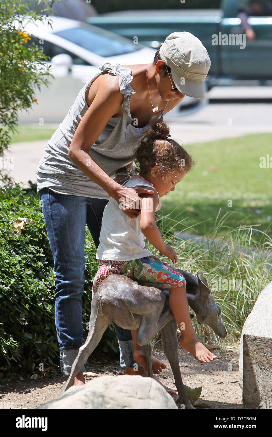 Halle Berry and her daughter Nahla Ariela Aubry spend the afternoon at ...