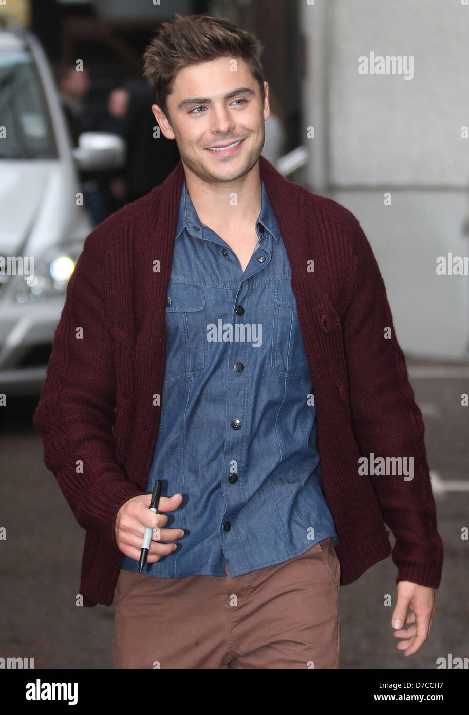 Zac Efron at the ITV studios London, England - 01.12.11 Stock Photo - Alamy