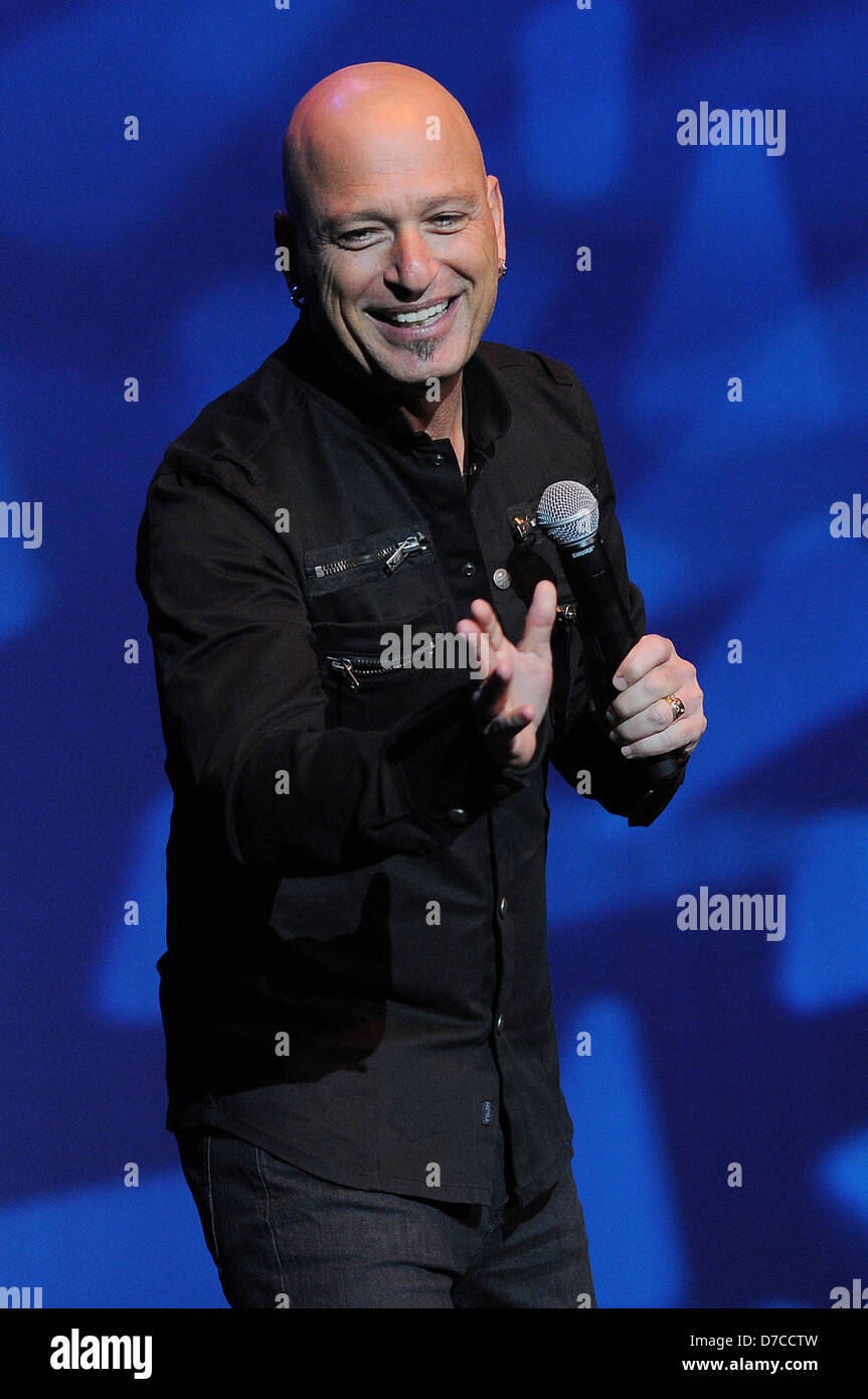 Canadian stand up comedian hi-res stock photography and images - Alamy