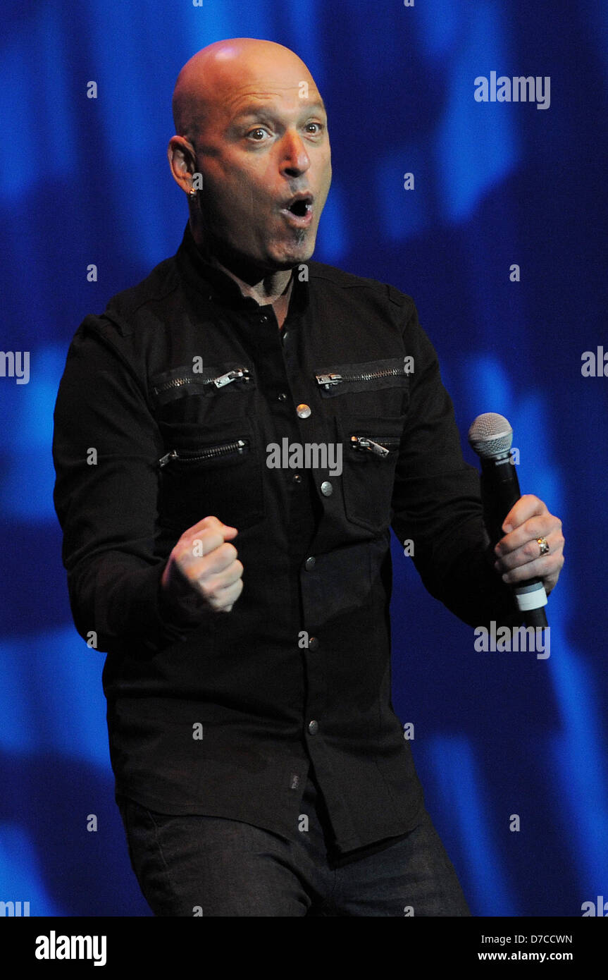 Canadian stand up comedian hi-res stock photography and images - Alamy