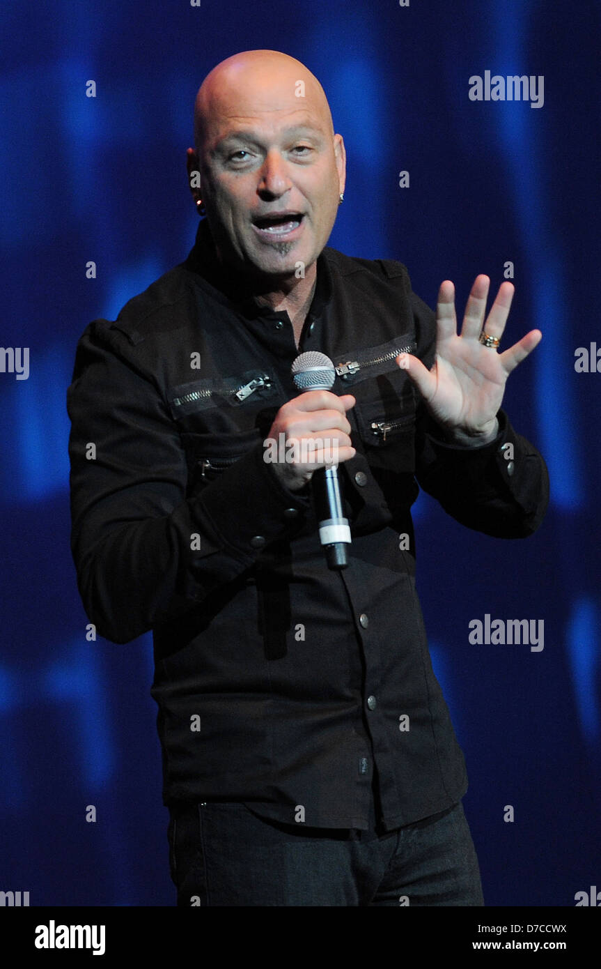 Canadian stand up comedian hi-res stock photography and images - Alamy