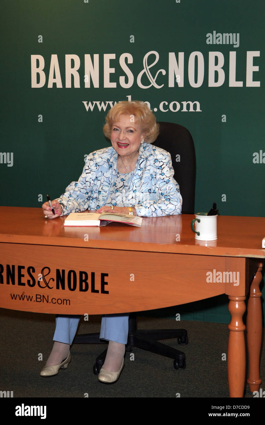 Betty White signs copies of her new book 'If You Ask Me: (And of Course ...