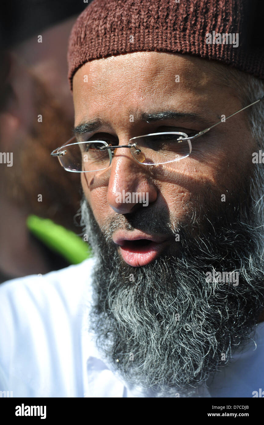 Anjem Choudary A radical Islamist group gathers in front of the US ...
