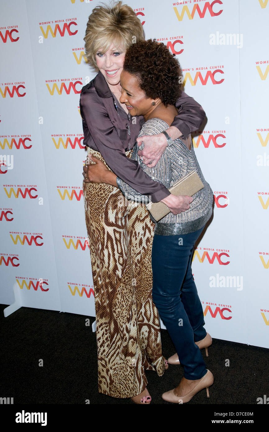 Jane fonda and wanda sykes hi-res stock photography and images - Alamy