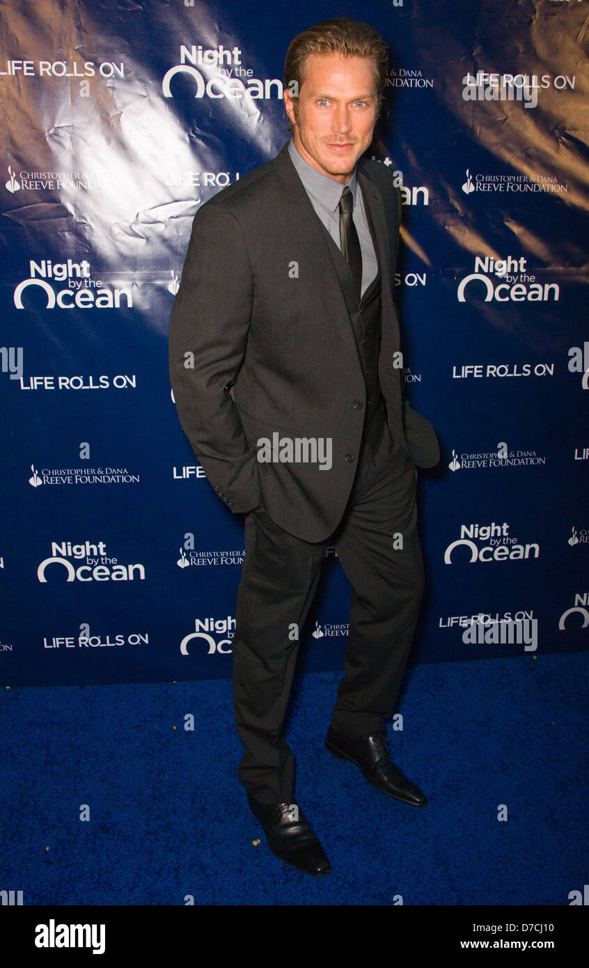 Jason Lewis Life Rolls On '8th Annual Night by the Ocean Gala' at the ...