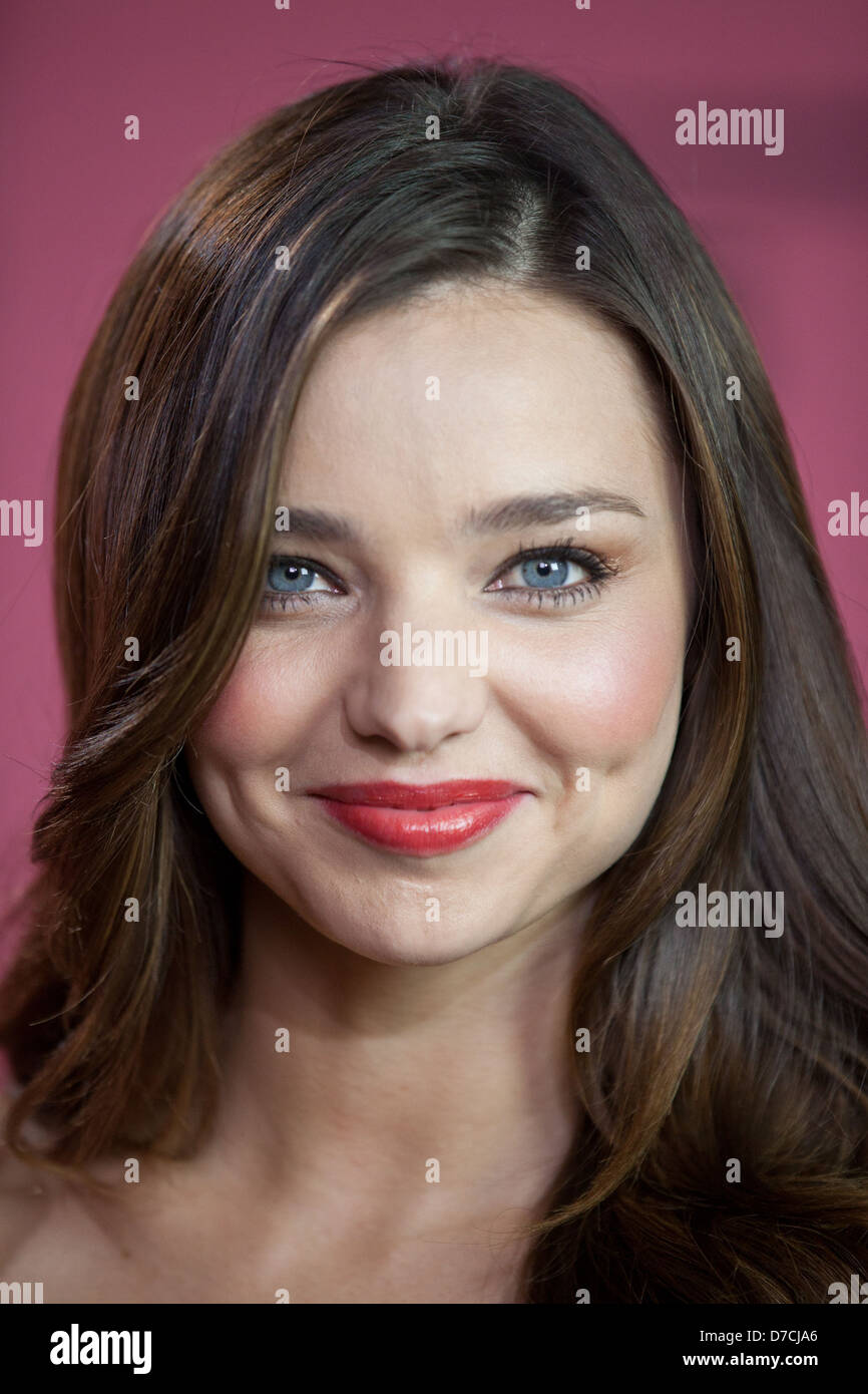 Miranda Kerr Victoria's Secret Fashion Show Viewing Party Costa Mesa ...