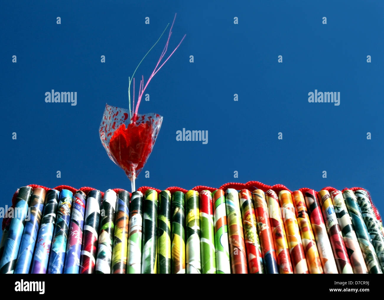 Handicrafts with paper hi-res stock photography and images - Alamy