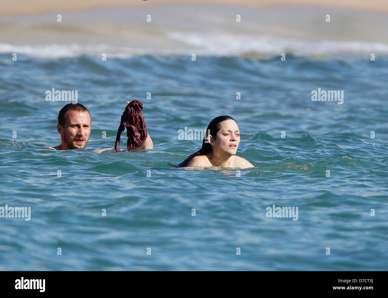 Marion Cotillard filming a scene for Jacques Audiard's new movie 'Un gout de rouille et d'os ...