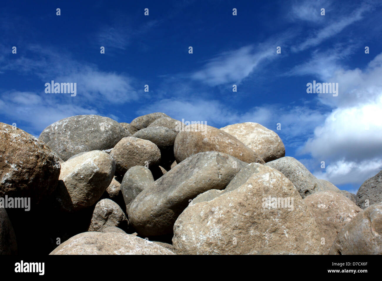 Big rocks and boulders hi-res stock photography and images - Alamy