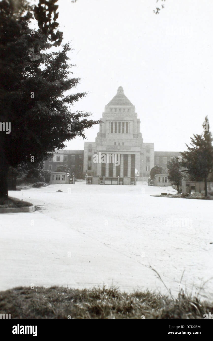 Tokyo world war ii hi-res stock photography and images - Alamy