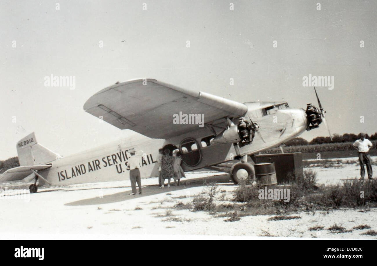 This photo from the Charles Daniels album shows the Ford 4-AT-B ...