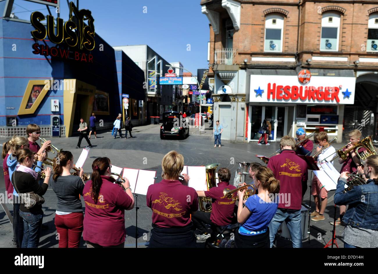 Susis show bar hi-res stock photography and images - Alamy