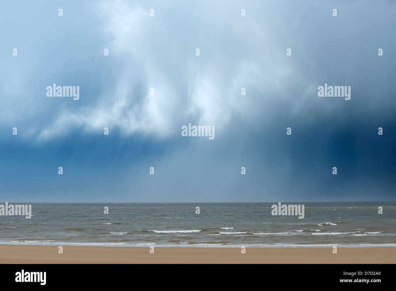 Rain at sea hi-res stock photography and images - Alamy
