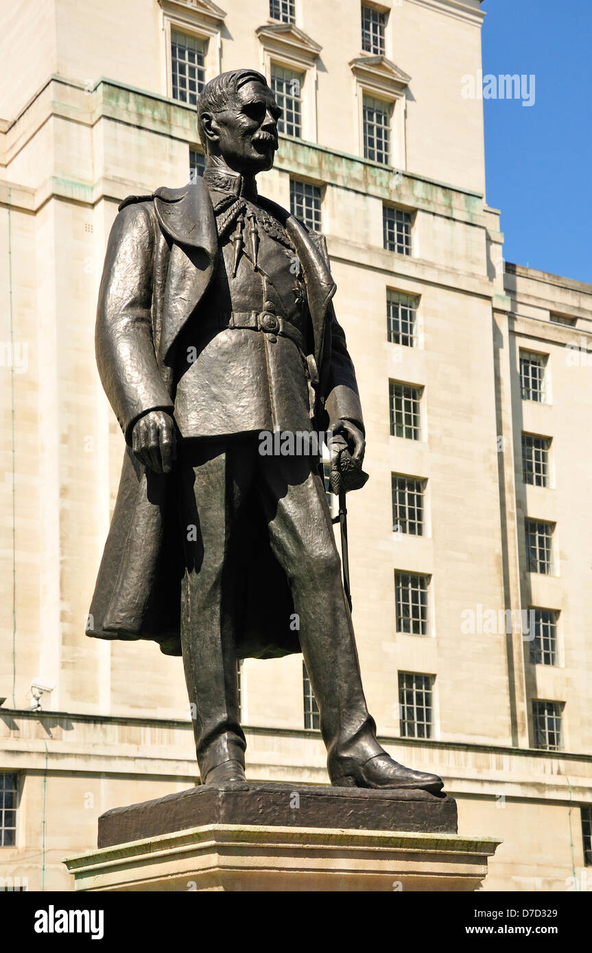 Lord trenchard statue london hi-res stock photography and images - Alamy