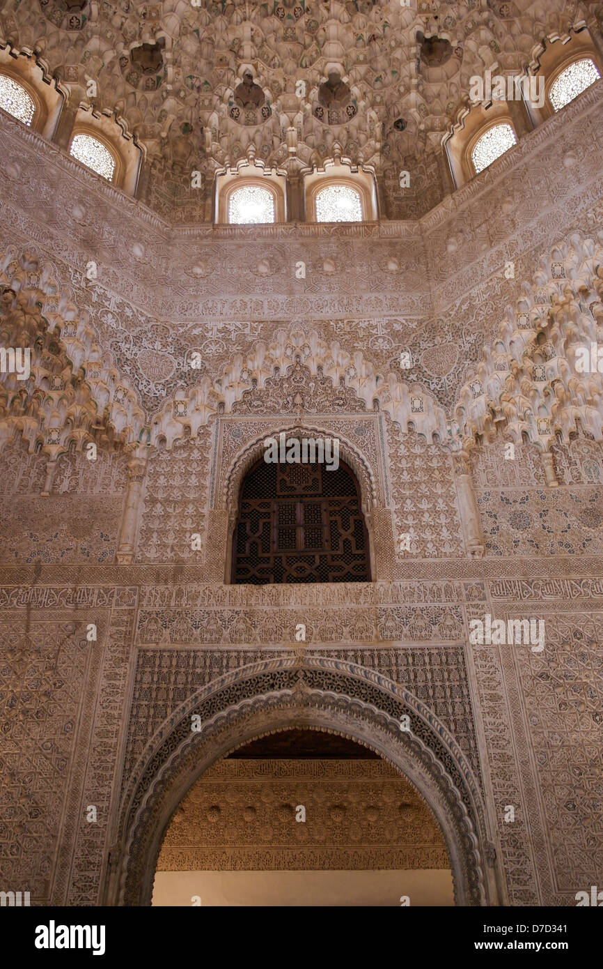 Ornate plasterwork hi-res stock photography and images - Alamy
