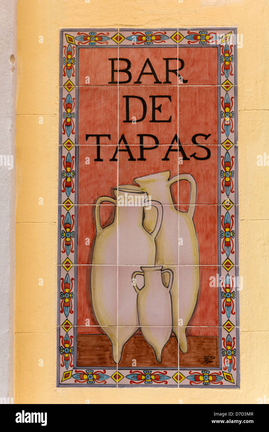 Sign tapas in a Spanish bar. Spain Stock Photo - Alamy