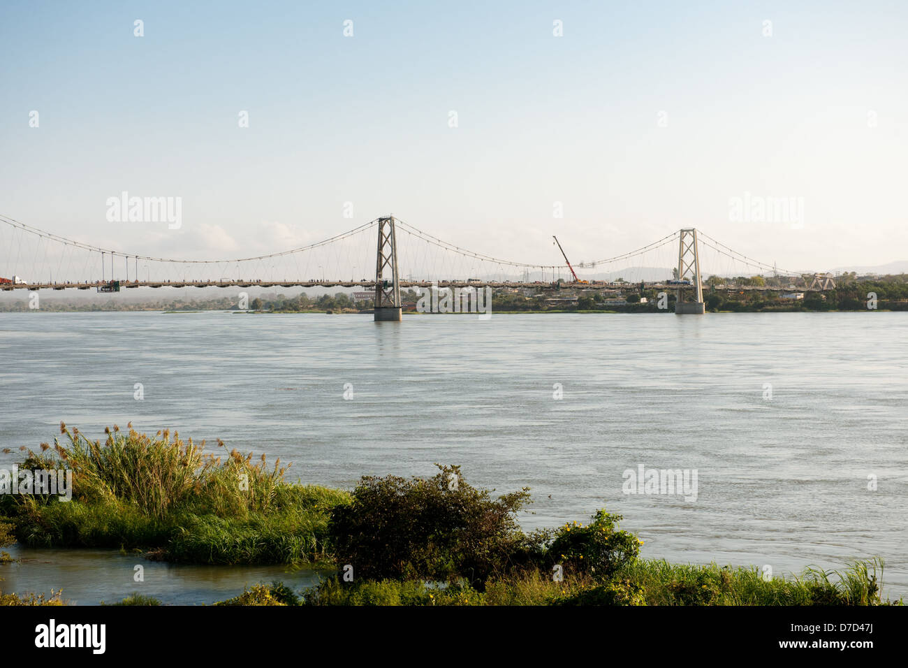 Bridge over the Zambezi river, Tete, Mozambique Stock Photo: 56222422 ...