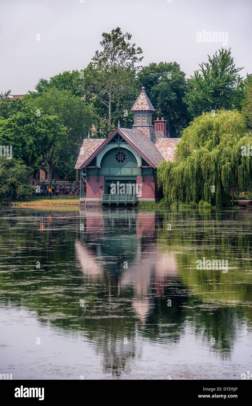 Harlem Meer in Central Park, New York City Stock Photo - Alamy
