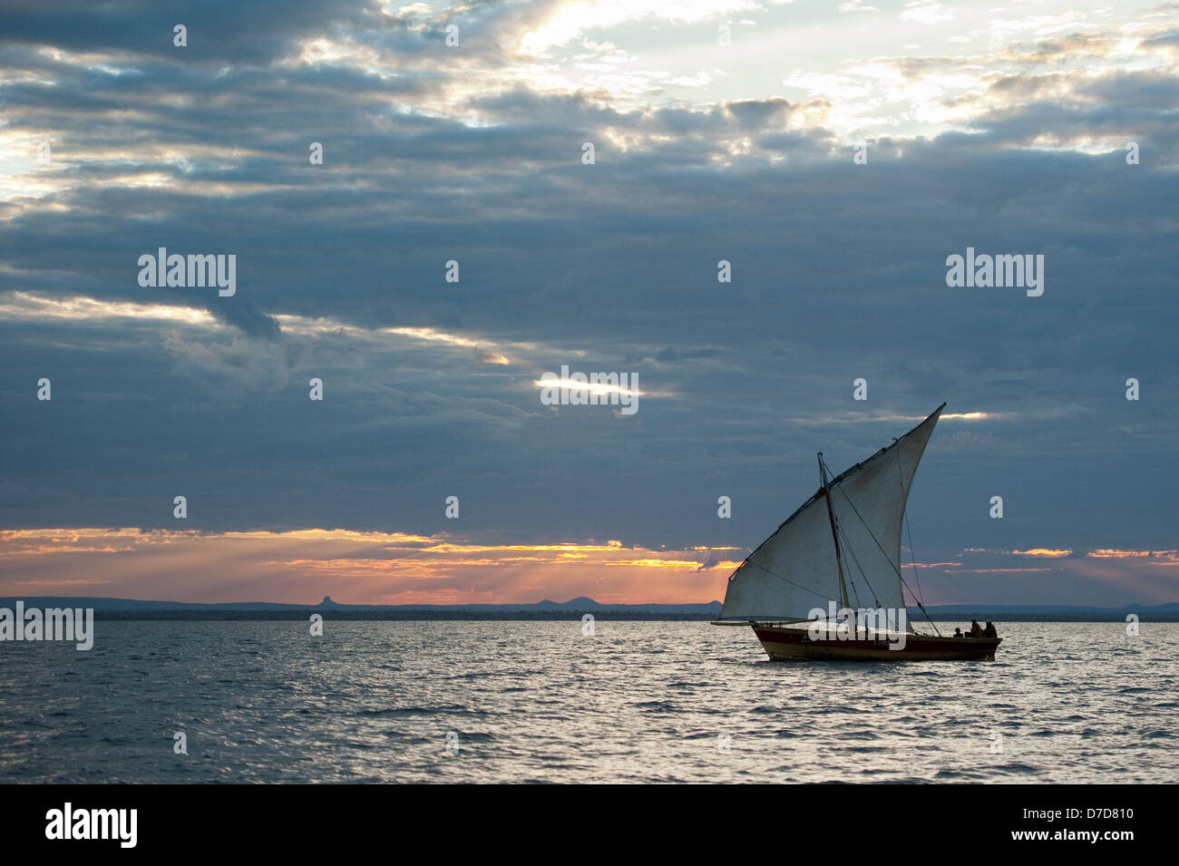 African dhow boats hi-res stock photography and images - Alamy