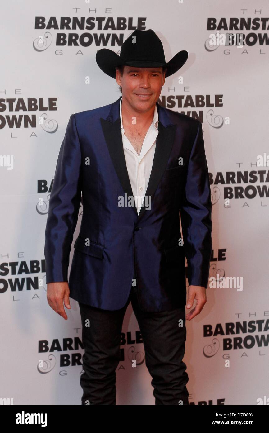 Country music artist clay walker hi-res stock photography and images ...