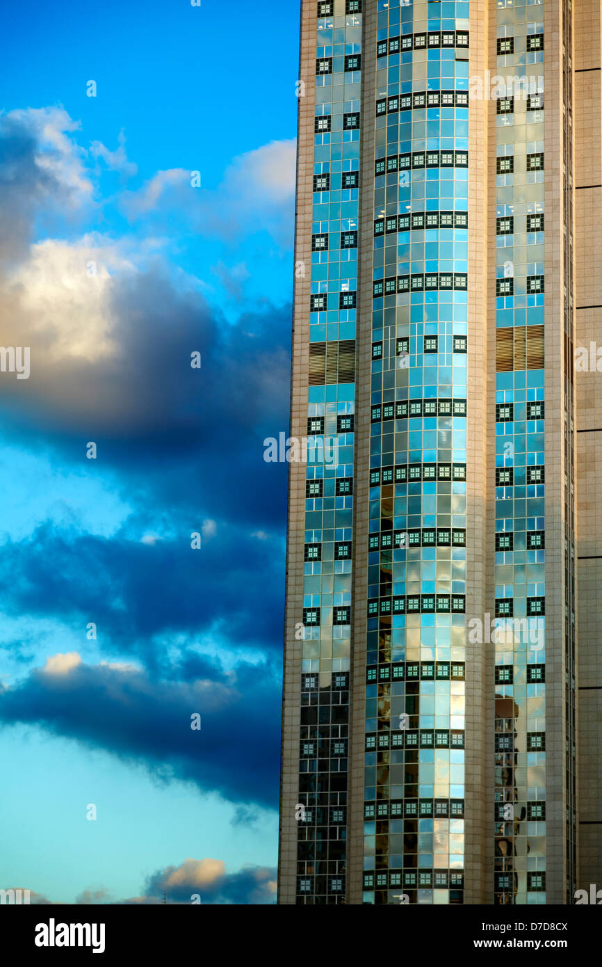 Super high skyscraper hi-res stock photography and images - Alamy
